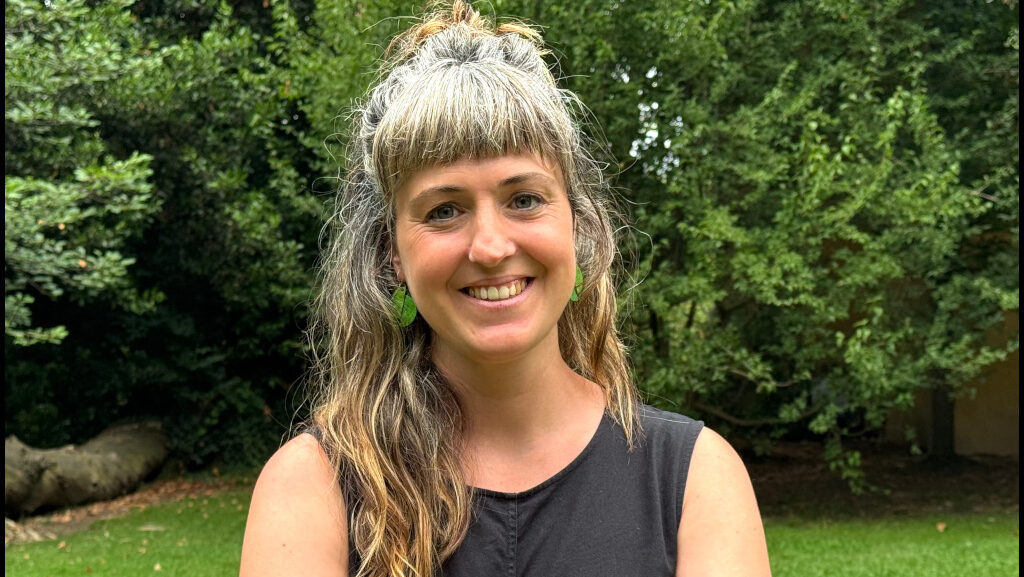 Usue Mori pozik barikuan Gladys saria jasoteko | Bizkaia Irratia